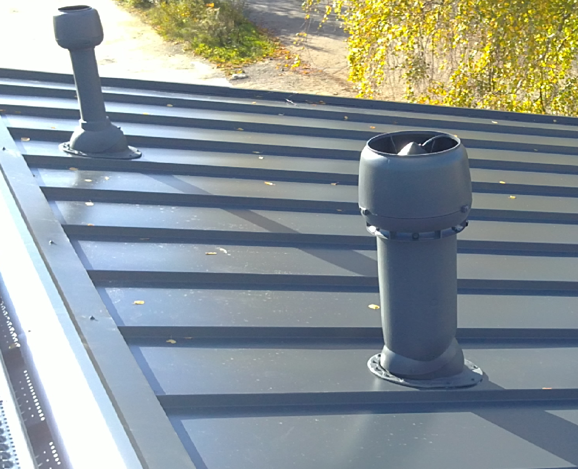 Katuse läbiviigu paigaldus - Katuseplekk vihmaveesüsteem katuseredel ...